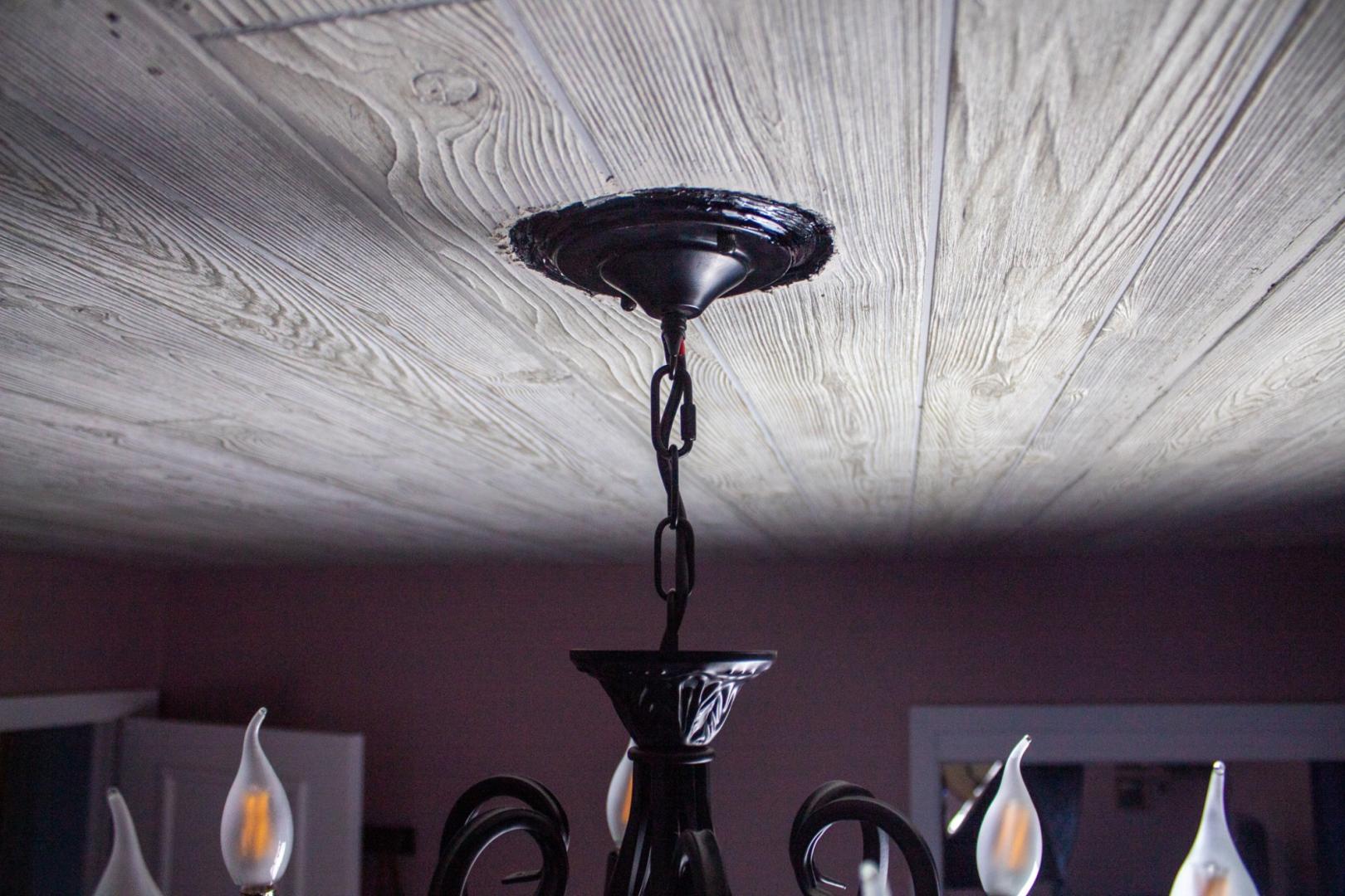 Easy $2 DIY Ceiling Medallion – The Art of Cottagemaking