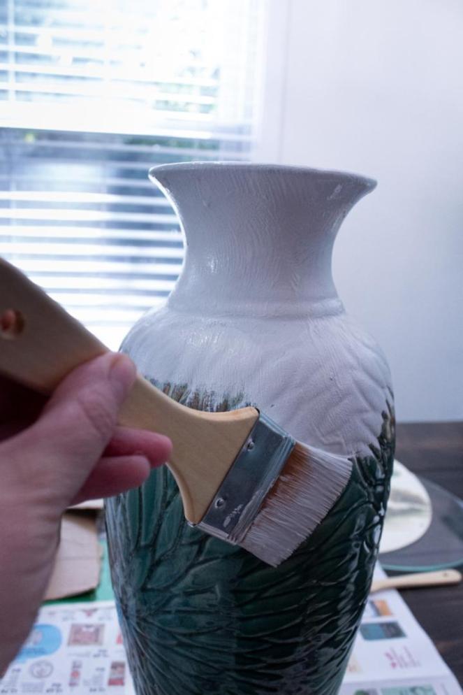 DIY Textured Vase with baking soda and paint – The Art of Cottagemaking