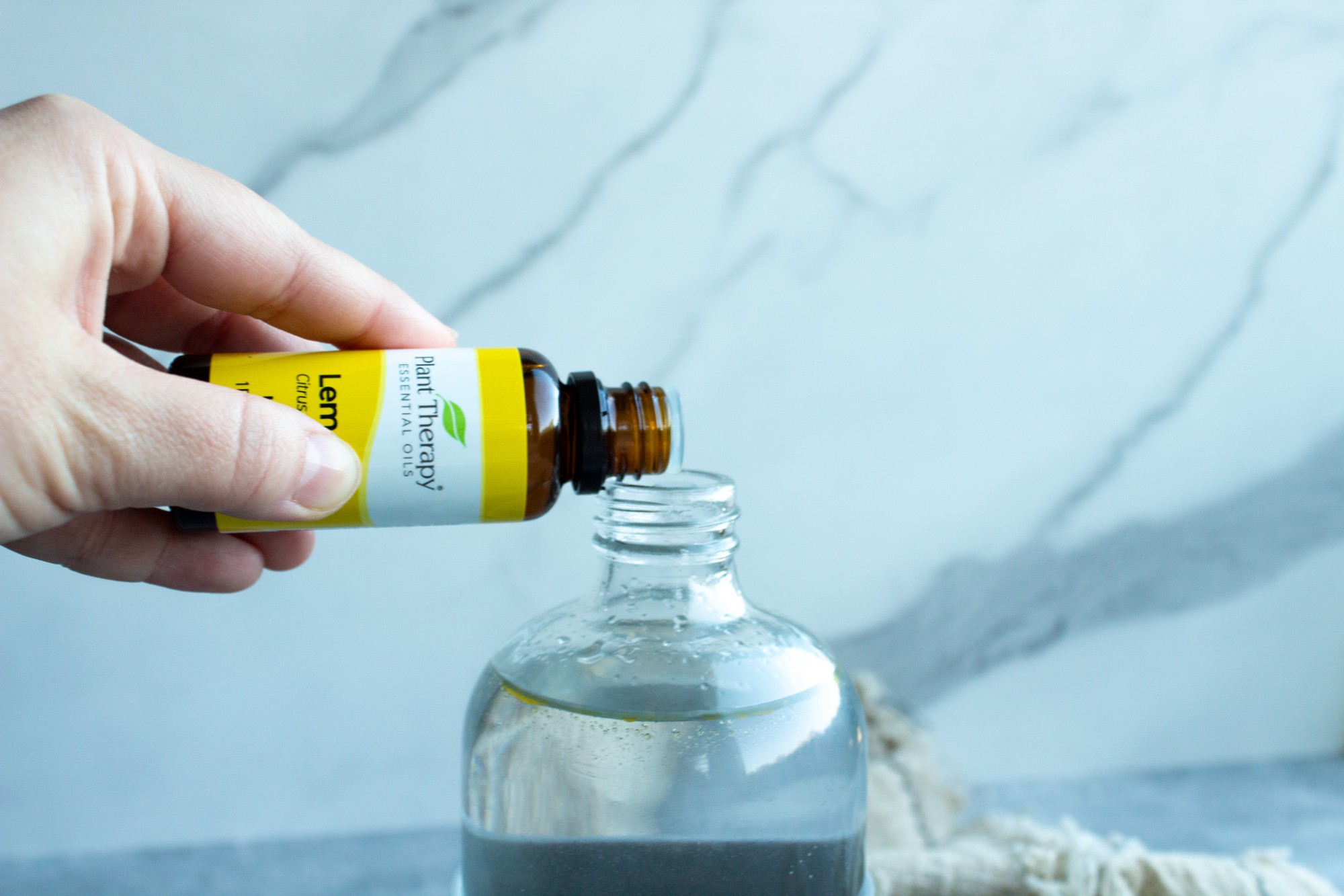 Homemade Window Cleaner with Vinegar – The Art of Cottagemaking