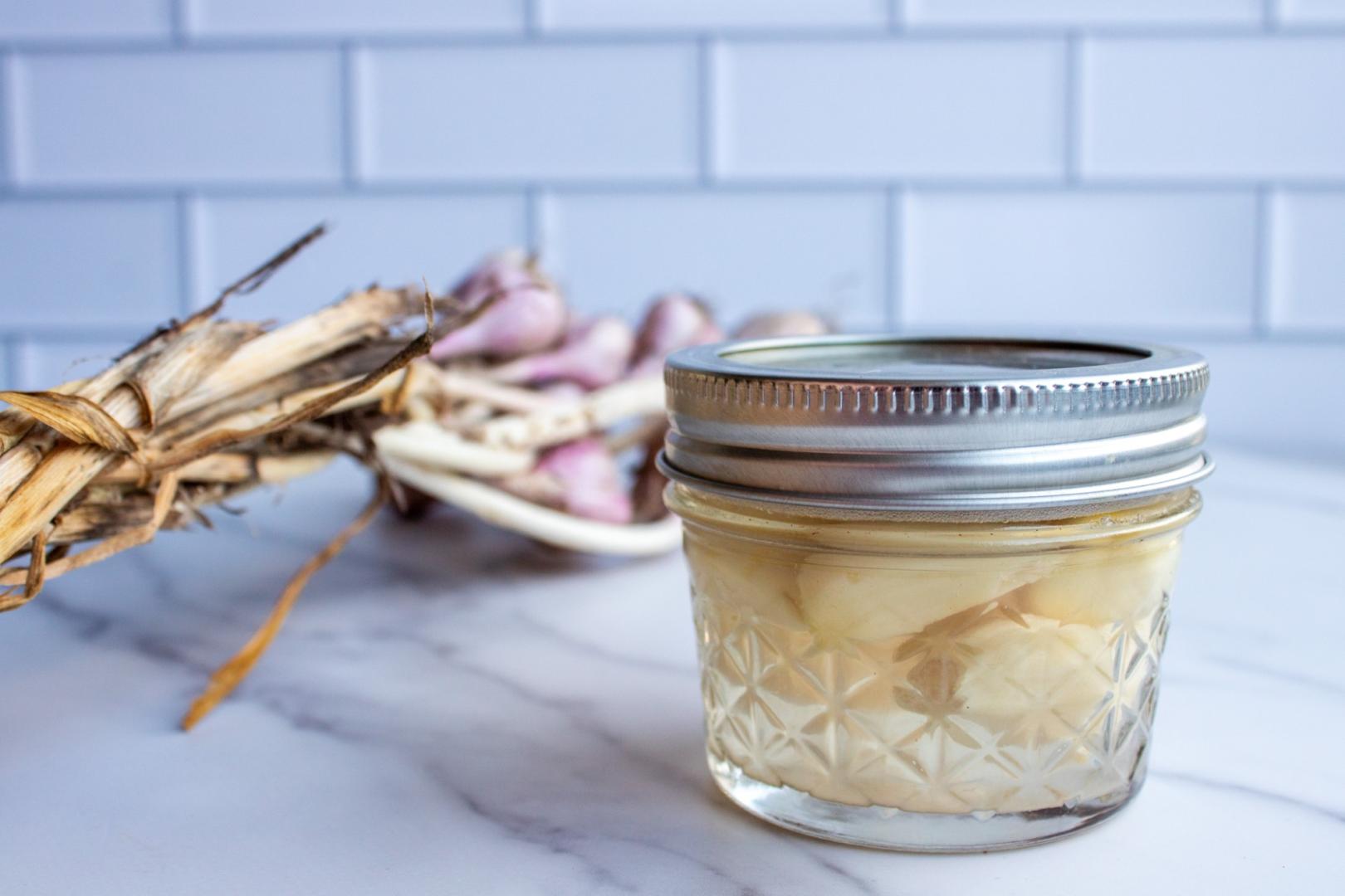How to Ferment Garlic the Easy Way – The Art of Cottagemaking