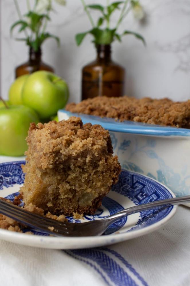 Apple Cinnamon Crumb Cake – The Art of Cottagemaking