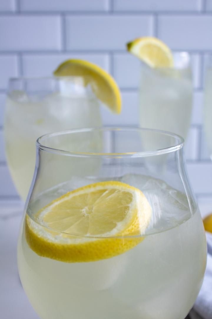 Homemade Lemonade with Simple Syrup – The Art of Cottagemaking