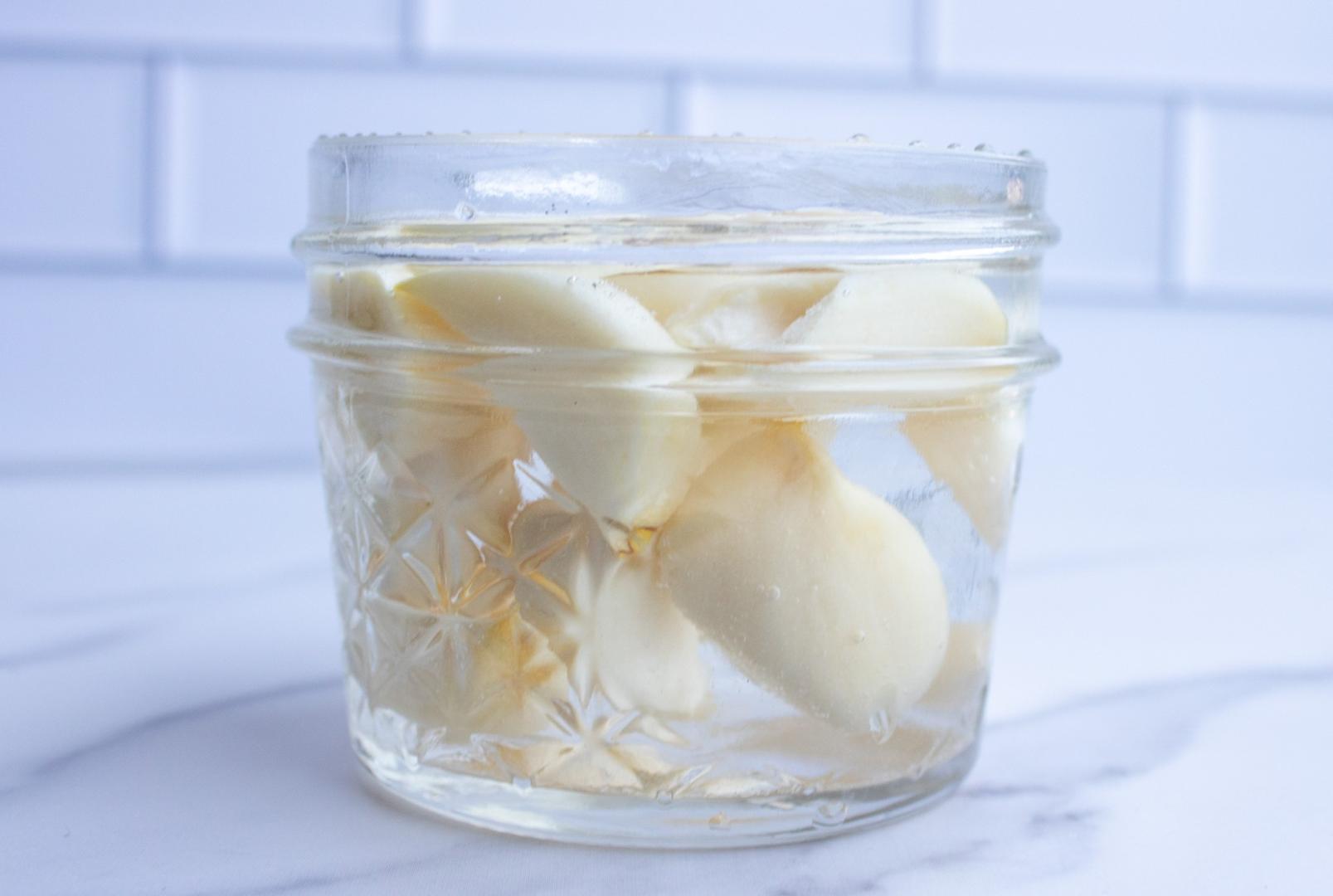 How to Ferment Garlic the Easy Way – The Art of Cottagemaking
