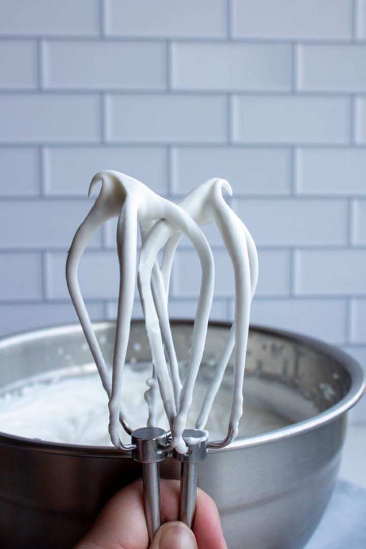 How to Make Homemade Whipped Cream with Heavy Cream – The Art of ...